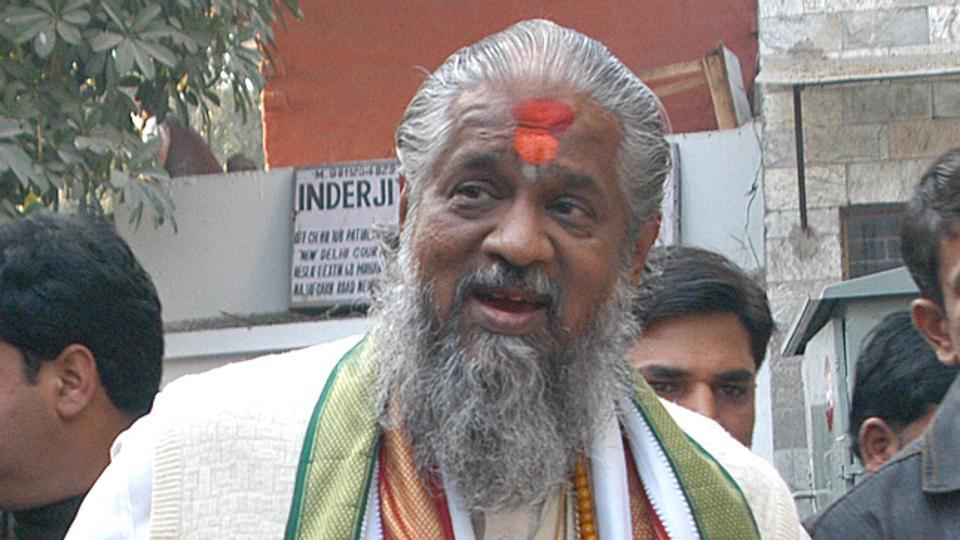 Controversial guru Chandraswami dies at 69